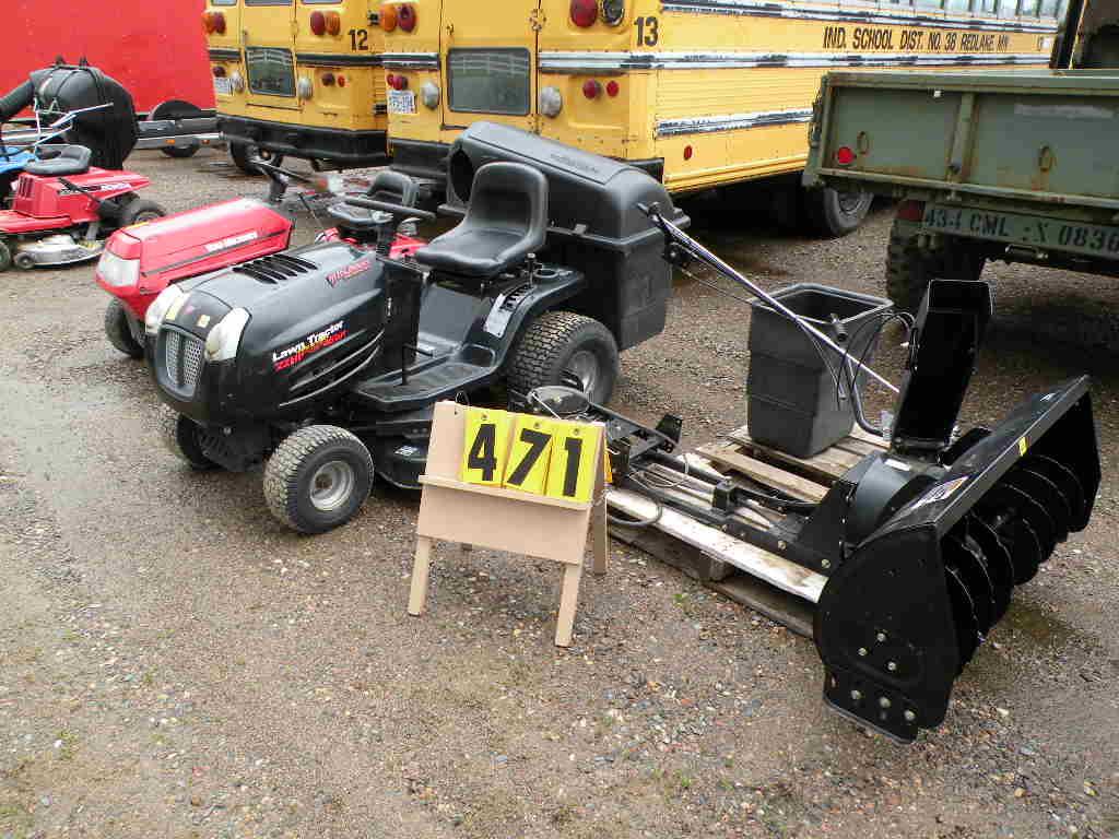 Murray lawn tractor w/46" deck,