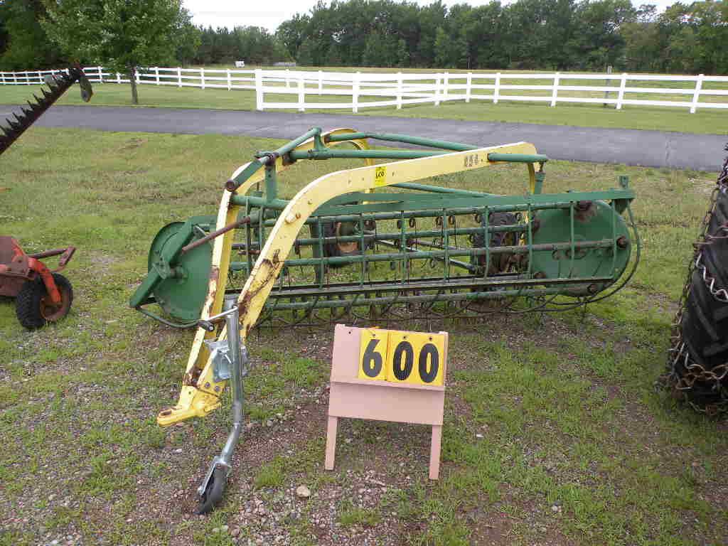 John Deere 894 hay rake