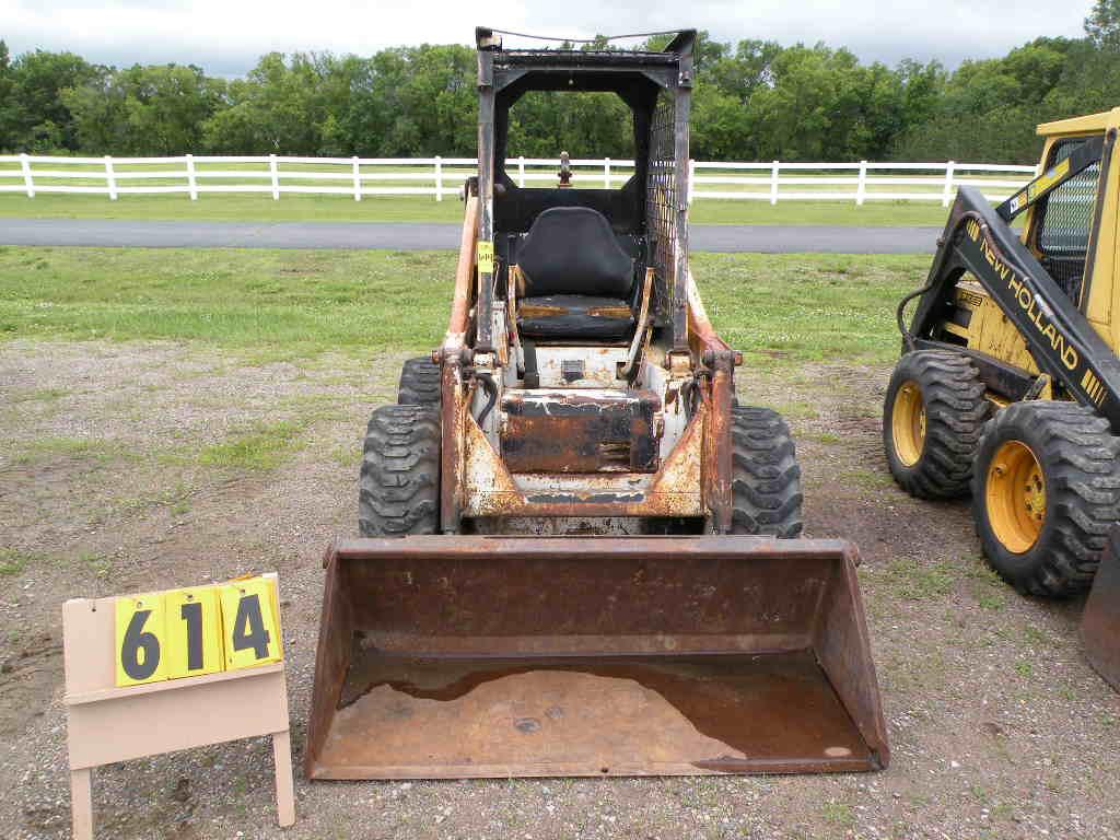 M700 Bobcat skid steer SN-4957B1683??