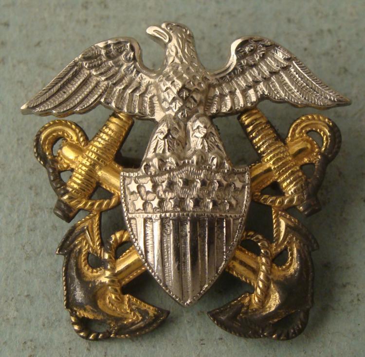 LT COMMANDER STERLING MARKED NAVY INSIGNIA PINBACK