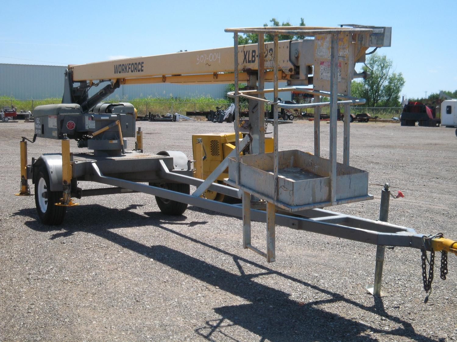 WORKFORCE XLB4232 42', 300#, TOW BEHIND MAN LIFT,