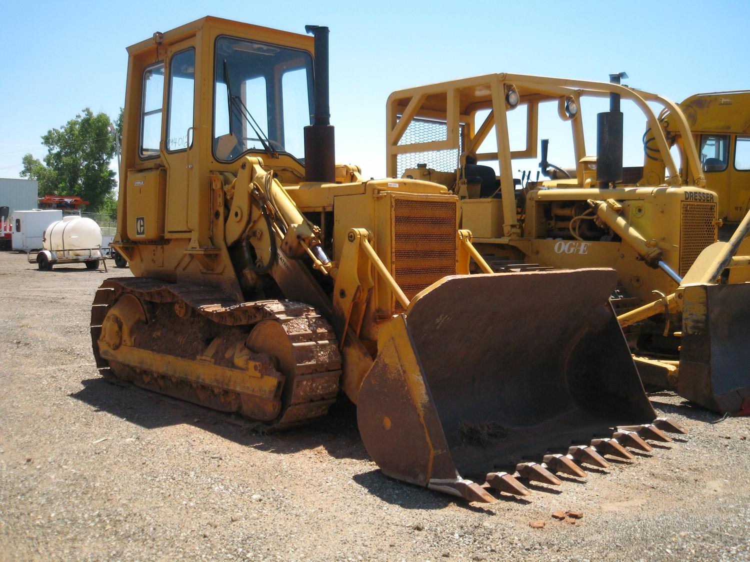 CATERPILLAR 941/951 ROPS CRAWLER LOADER,