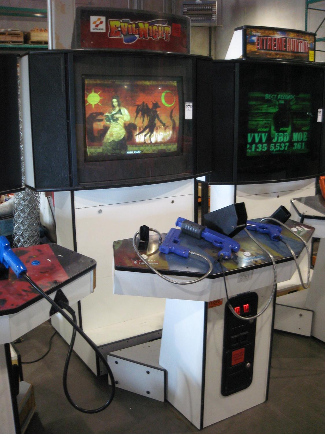 ICE EVIL NIGHT SHOOTER ARCADE MACHINE,