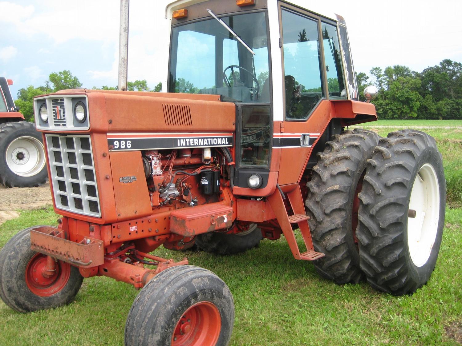IH Model 986