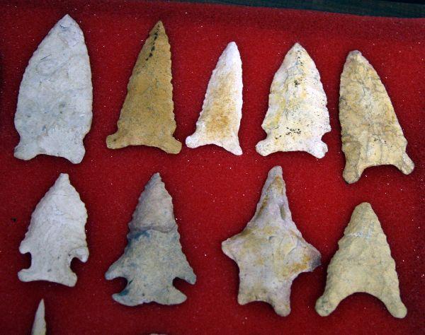 A FRAME OF BETTER GEORGIA ARROWHEADS 22 POINT LOT