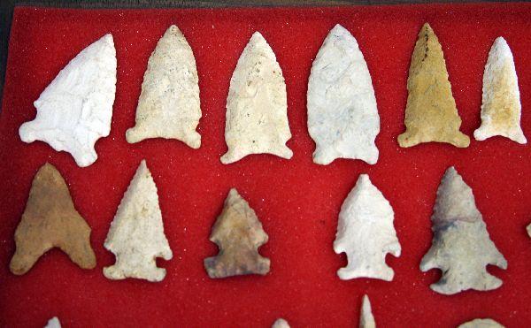 A FRAME OF BETTER GEORGIA ARROWHEADS 22 POINT LOT