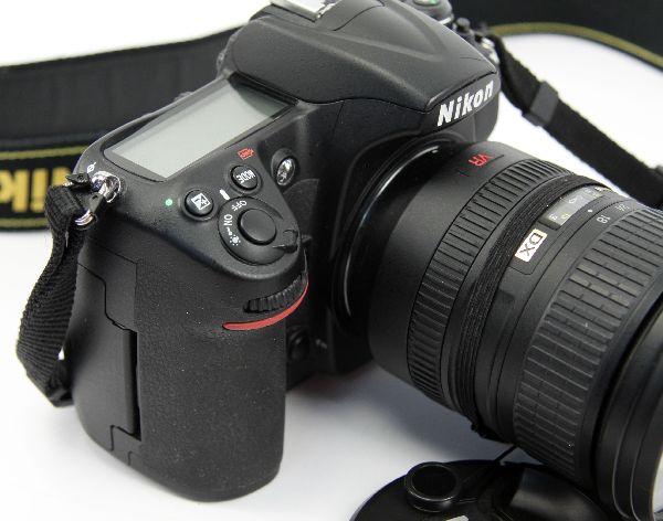 NIKON D300 SLR CAMERA WITH VR 18-200MM LENS