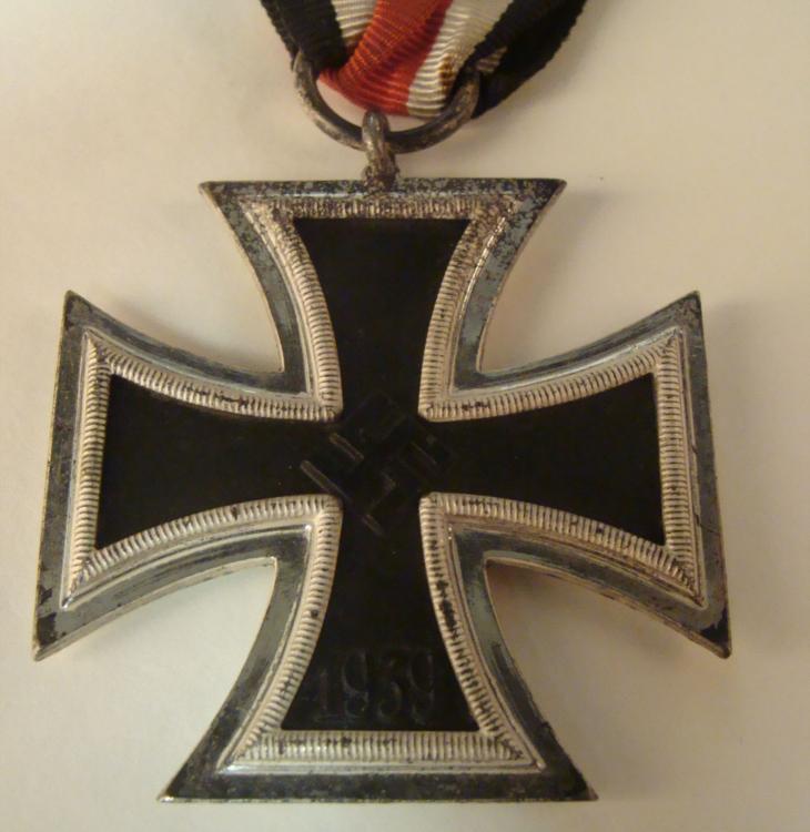 OUTSTANDING ORIGINAL WWII NAZI IRON CROSS-2ND CLASS
