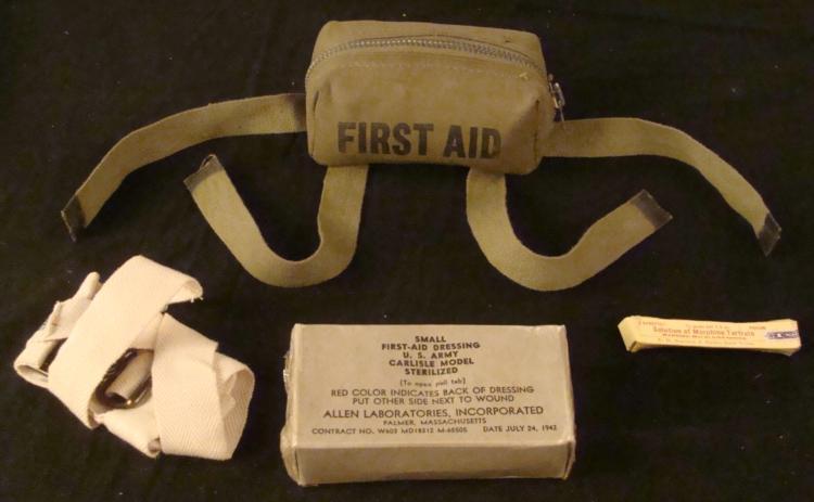 U.S. WWII COMBAT FIRST AID KIT CANVAS POUCH W/ STRAPS