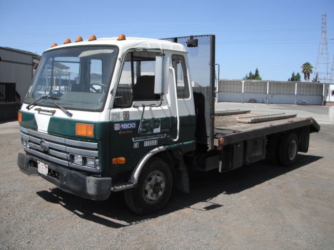 1989 NDMC UD1800 Cab-Over Flatbed Truck
