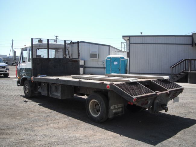 1989 NDMC UD1800 Cab-Over Flatbed Truck