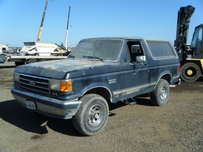 1990 Ford Bronco XLT 4x4 SUV