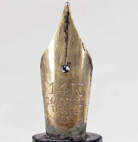 VINTAGE WEAREVER PACEMAKER FOUNTAIN PEN W/ 14K NIB