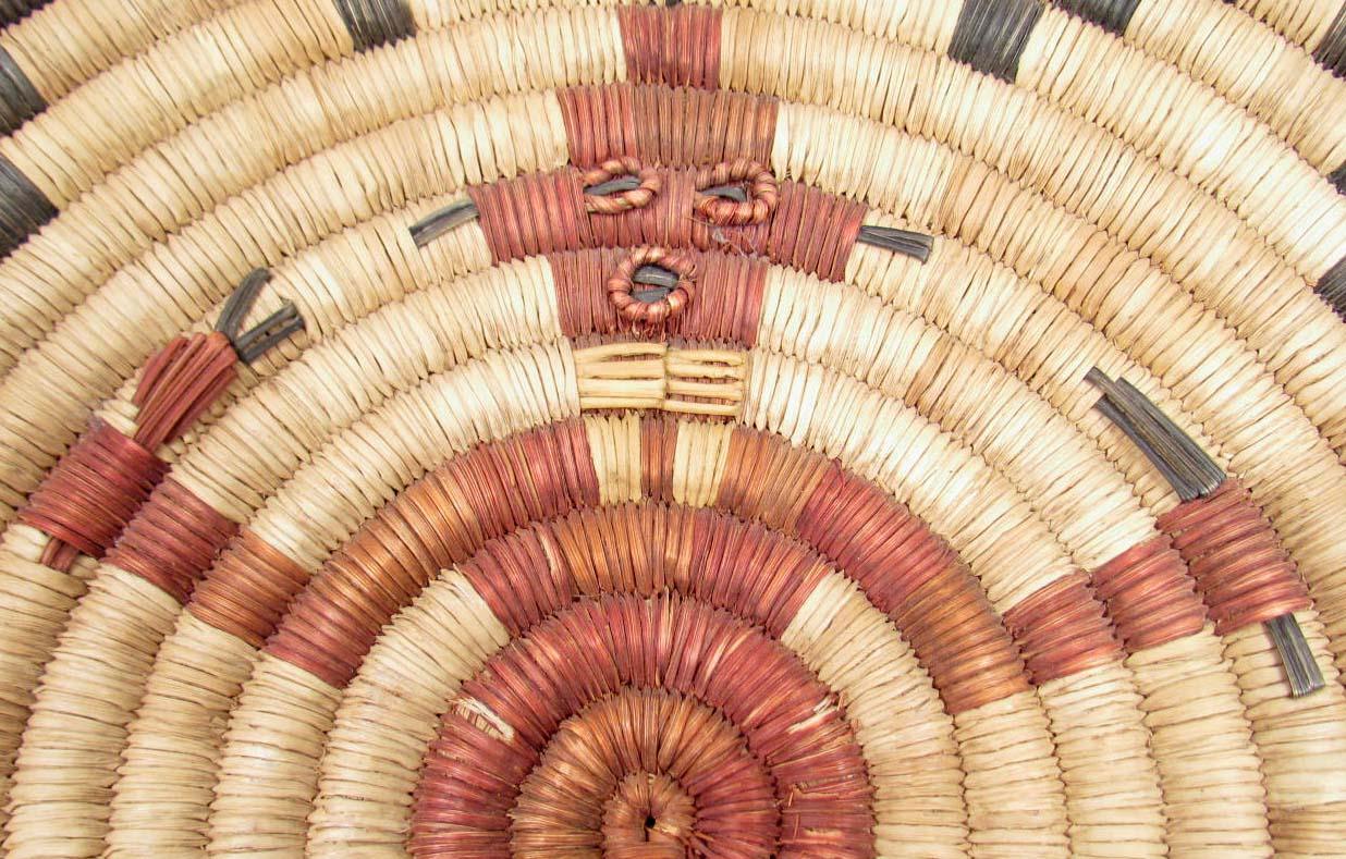 VINTAGE NATIVE AMERICAN INDIAN COILED PLAQUE - BASKET