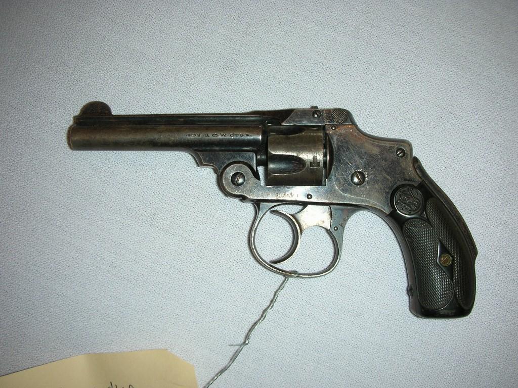 Smith & Wesson 32 Caliber Revolver.Hammerless break open. SN# 182733 ...