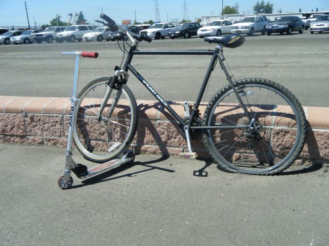 Diamond Back Mountain Bike & Razor Scooter