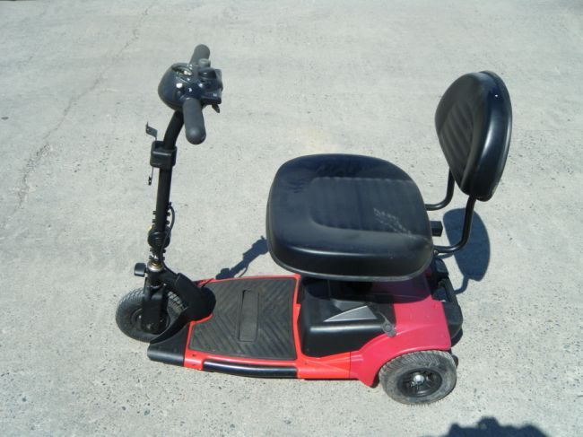 Pride Pep Pal MM222 3-Wheeled Electric Scooter