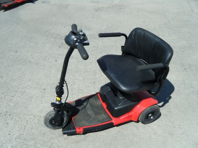 Pride Pep Pal MM222 3-Wheeled Electric Scooter