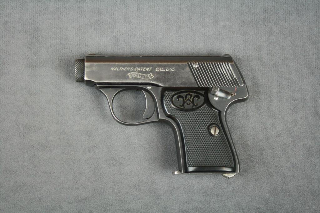 Walther Model 5 semi-auto pistol, 6.35mm cal., blue finish, checkered ...