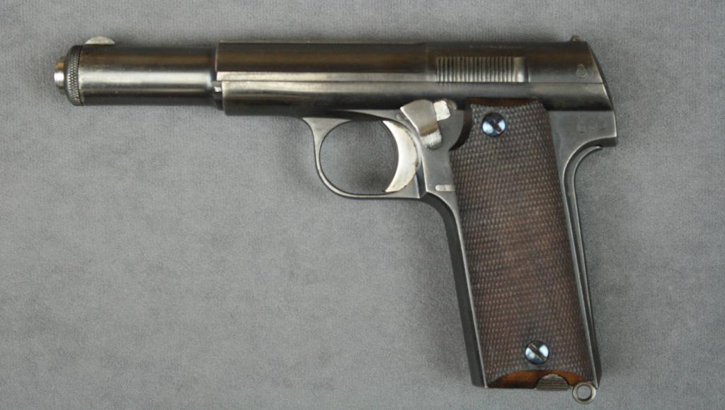 Astra Model 600/43 semi-auto pistol, 9mm cal., 5-1/4” barrel, mat blue ...