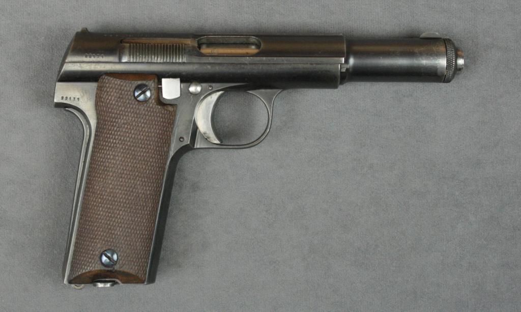 Astra Model 600/43 semi-auto pistol, 9mm cal., 5-1/4” barrel, mat blue ...