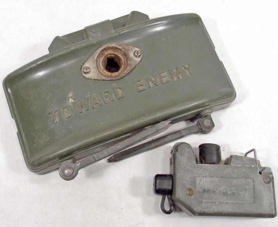 US VIET NAM ERA FRONT HALF CLAYMORE MINE BLASTING DEVICE