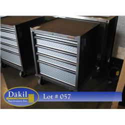 WHIRLPOOL GLADIATOR CASTERED TOOL CHEST W KEYS