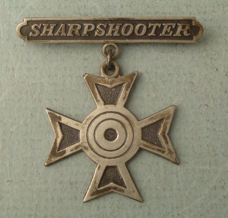 ORIGINAL VINTAGE (OBSOLETE) MARINE SHARPSHOOTER BADGE