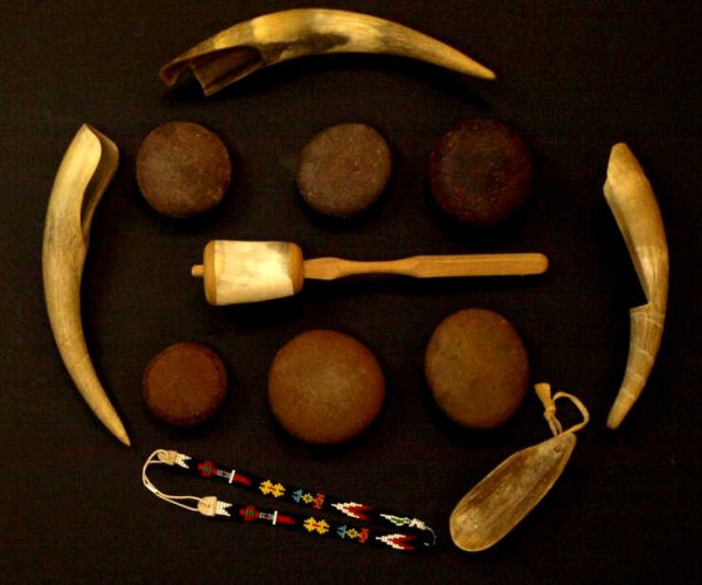 Collection of 12 misc Native American items