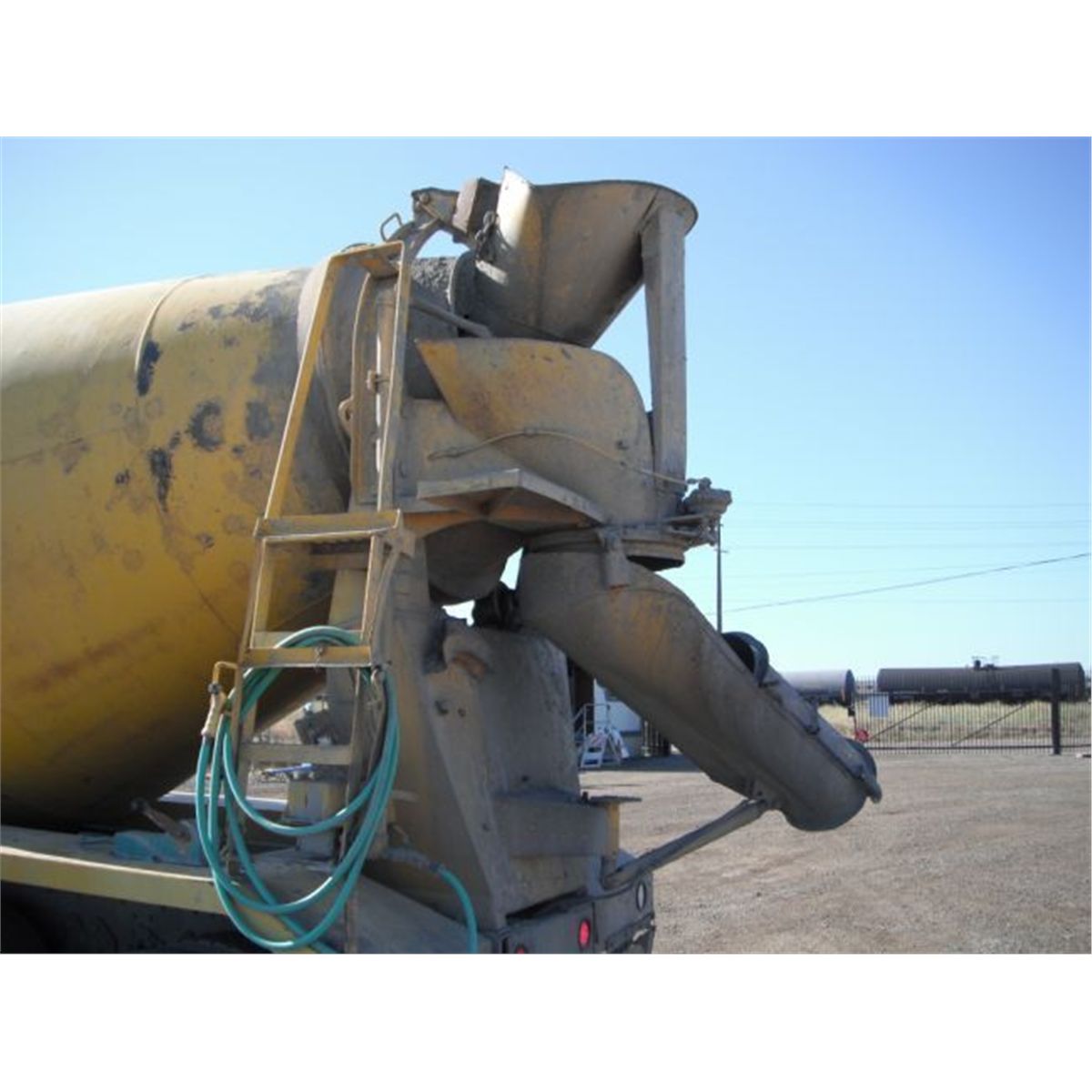 1977 Peterbilt 348-M T/A Cement Mix Truck