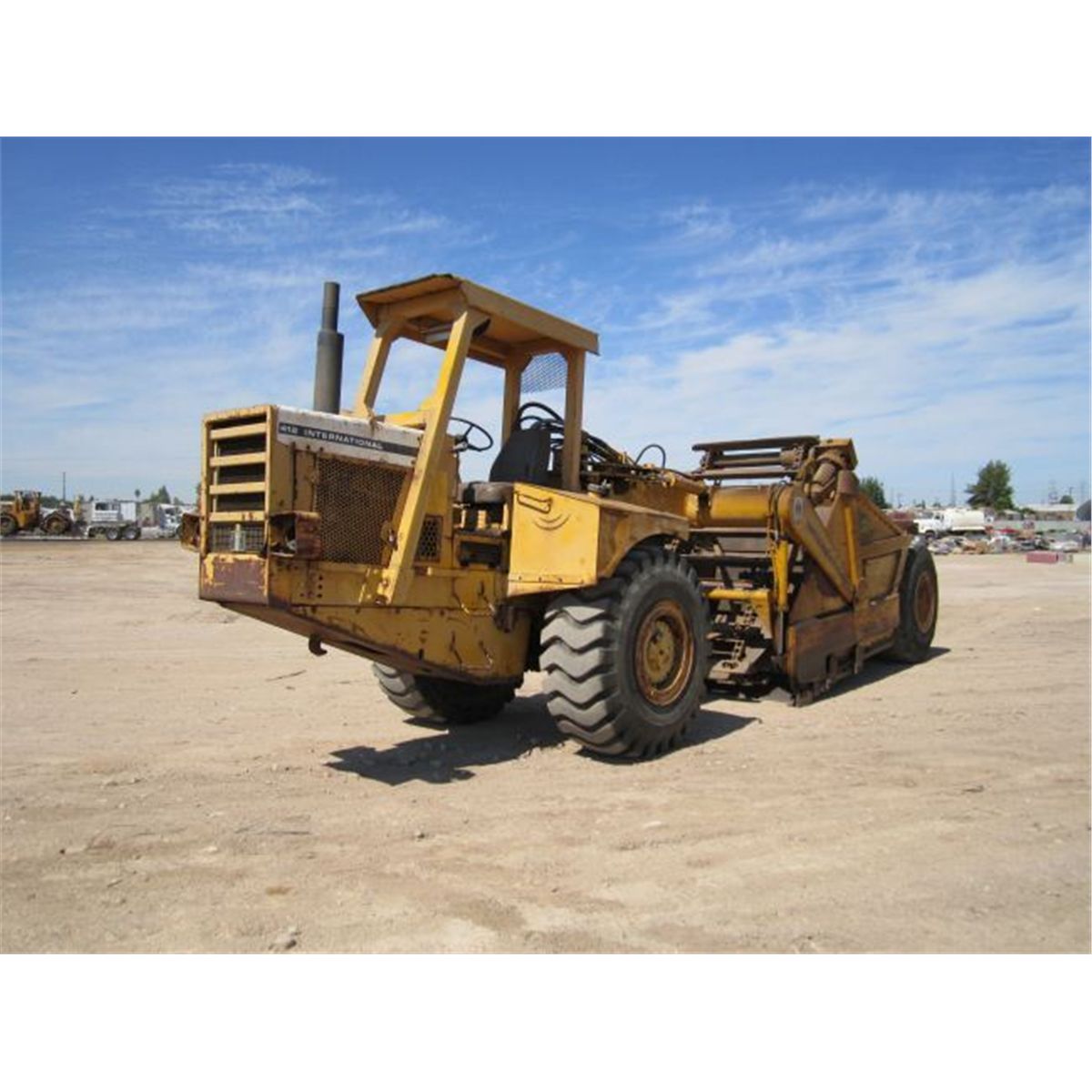 1973 International 412 Elevating Motor Scraper