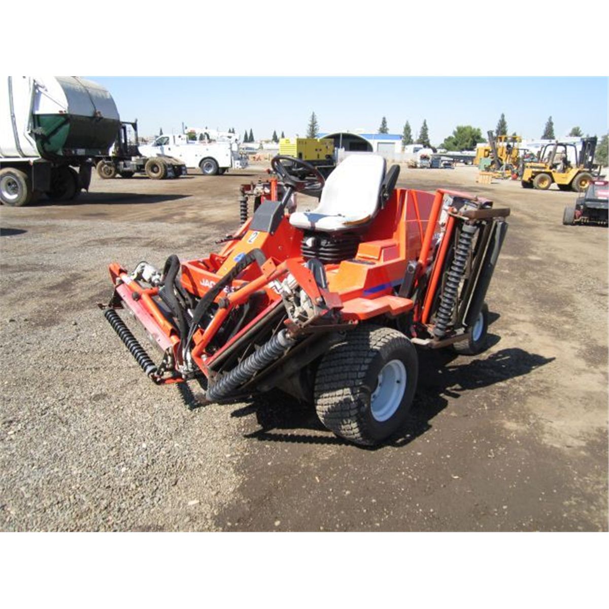 Jacobsen LF3810 Ride On Lawn Mower