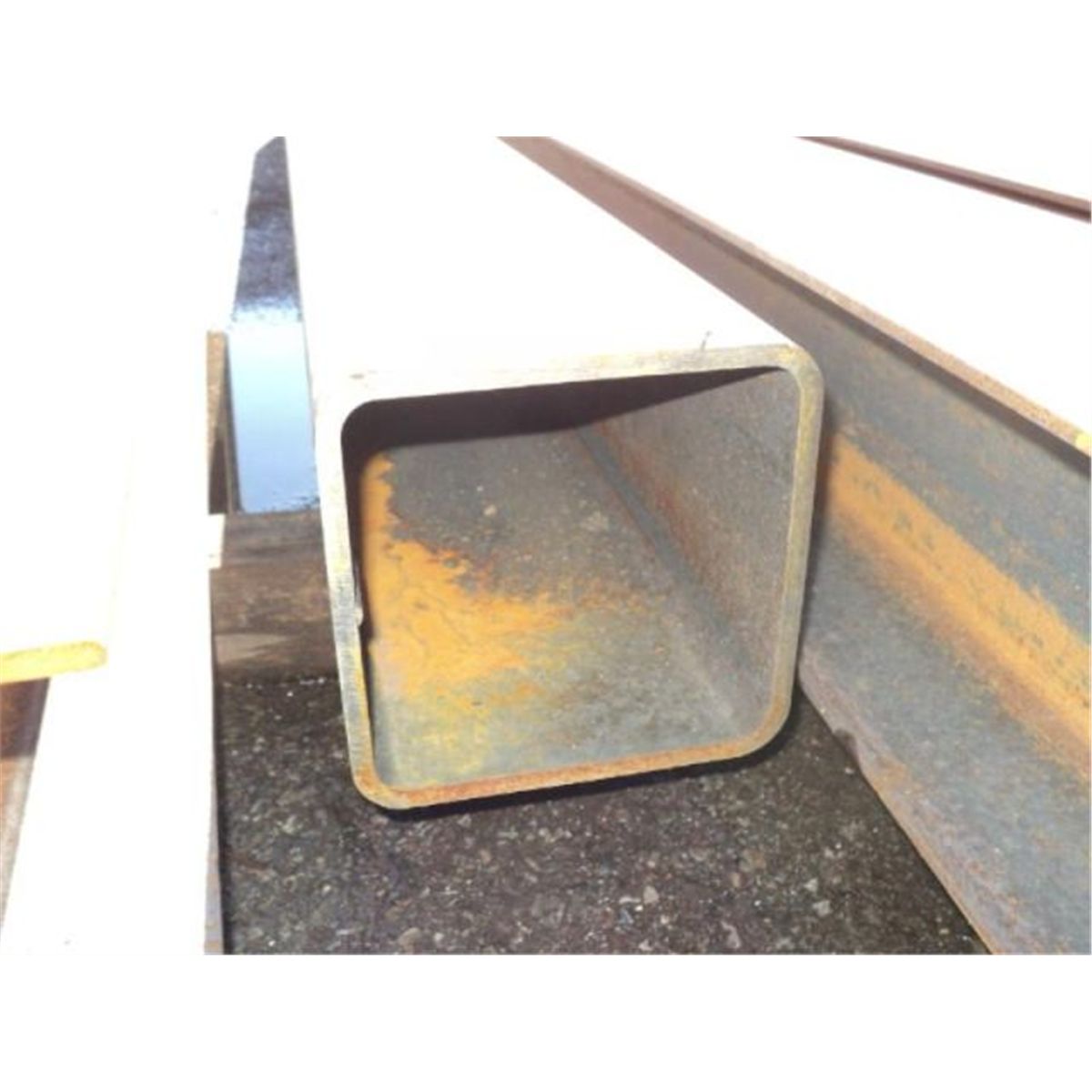 STEEL SQUARE BEAM