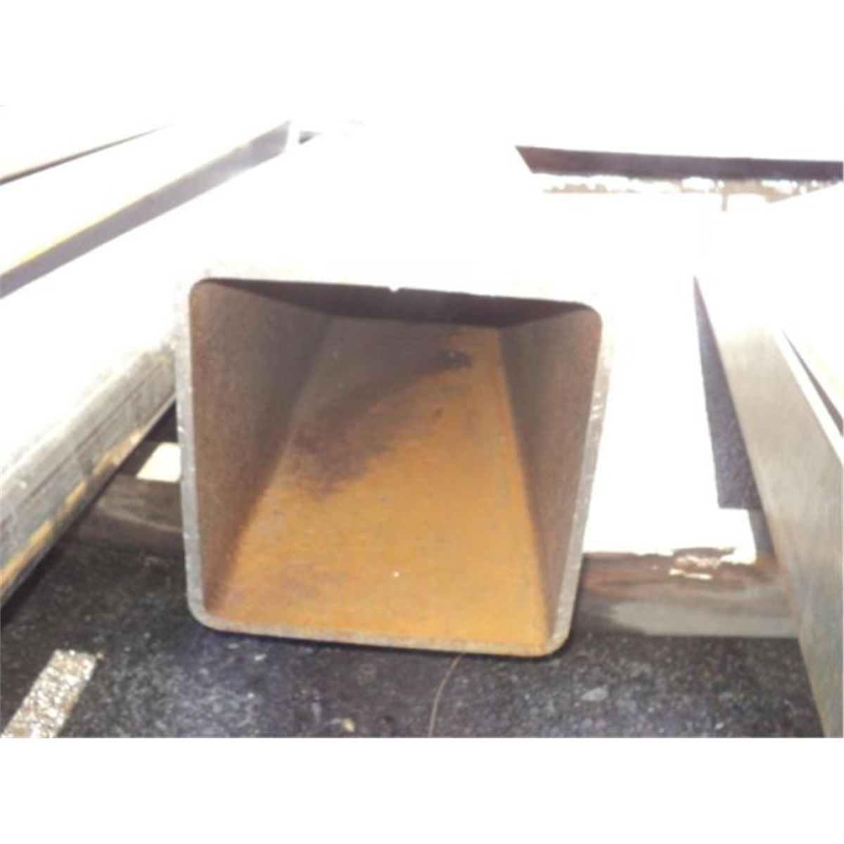 STEEL SQUARE BEAM