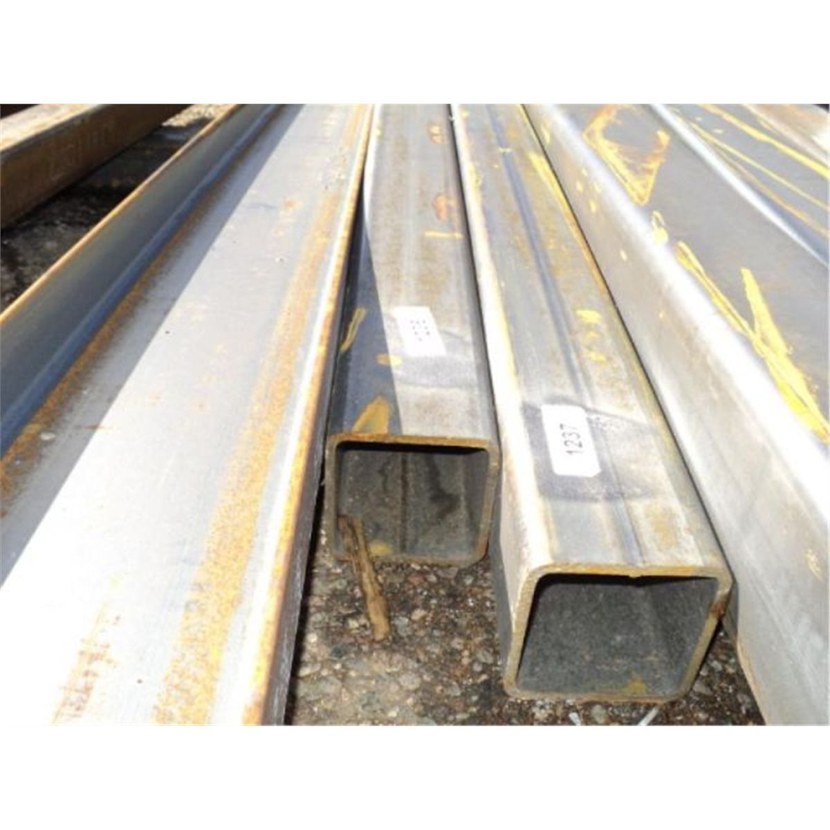 STEEL SQUARE BEAM