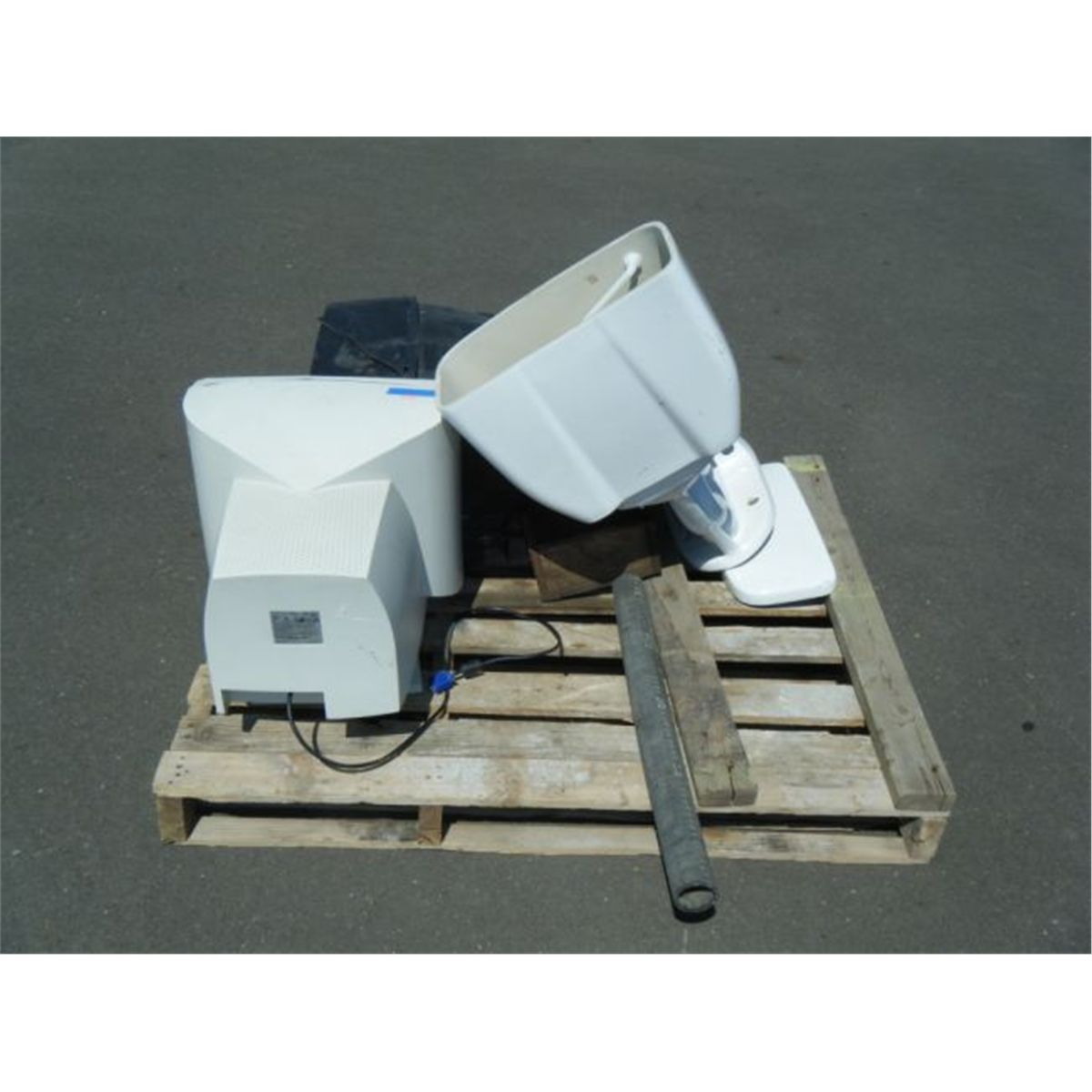 Toilet, Computer Monitor, & Television