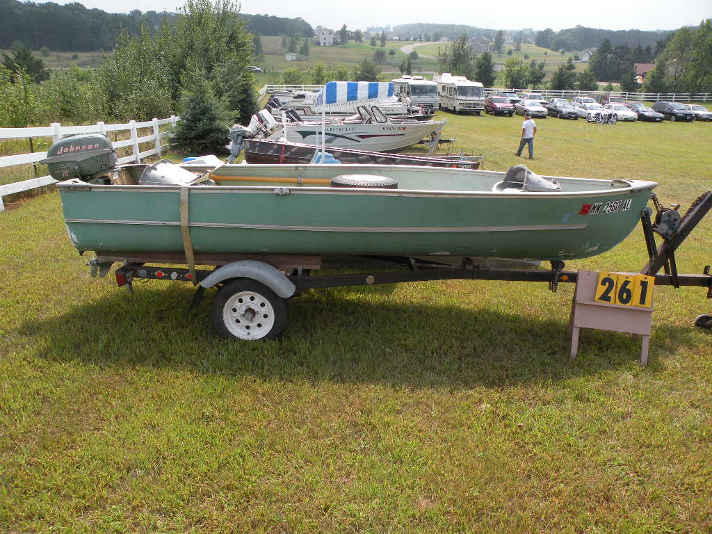 1956 Pipestone 14ft fiberglass boat w/ trailer