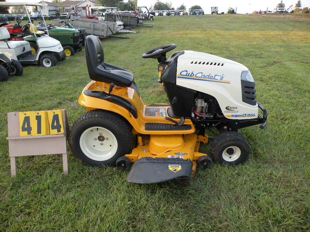Cub Cadet super LT 1554 Mower