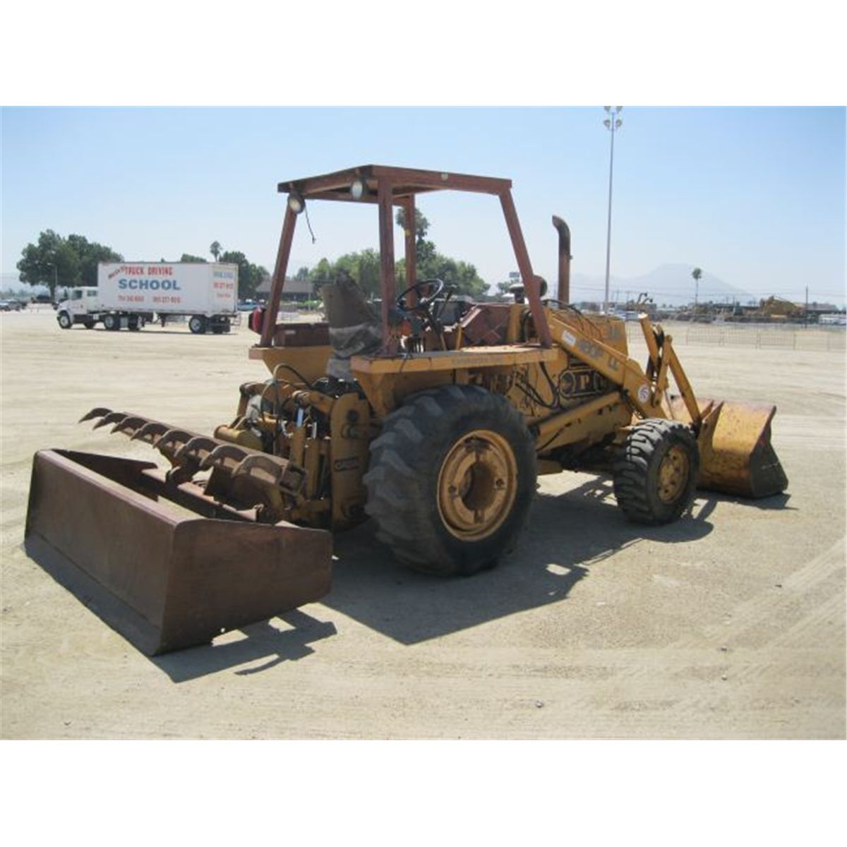 1992 Case 480F LL 4x4 Skip Loader