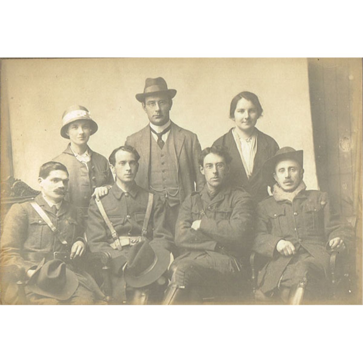 1916 Rising: Enniscorthy Irish Volunteers leaders surrender photograph