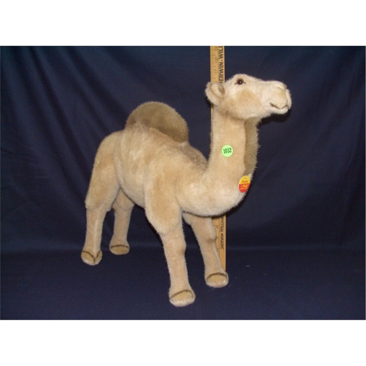 original Steiff toy with tag in ear, "Hocky Camel"
