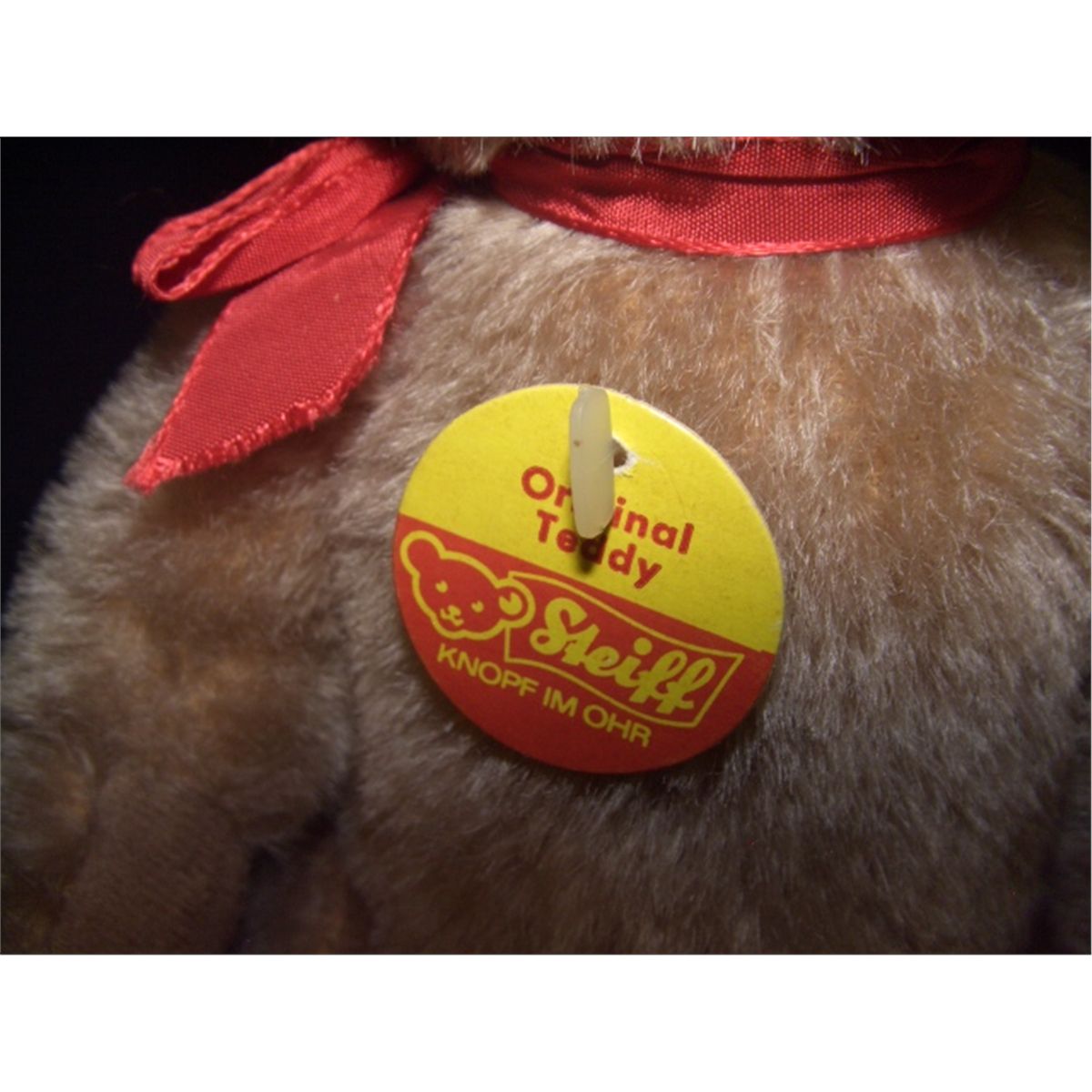 original Steiff toy with tag in ear, teddy bear