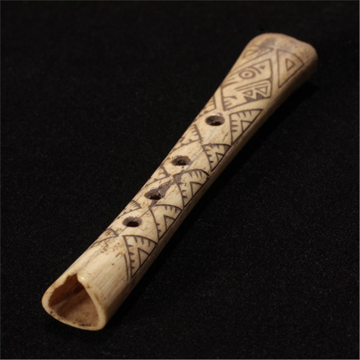 chancay bone flute
