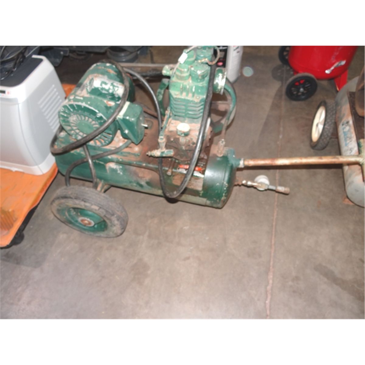 BINKS MOD 33-11 2HP AIR COMPRESSOR;