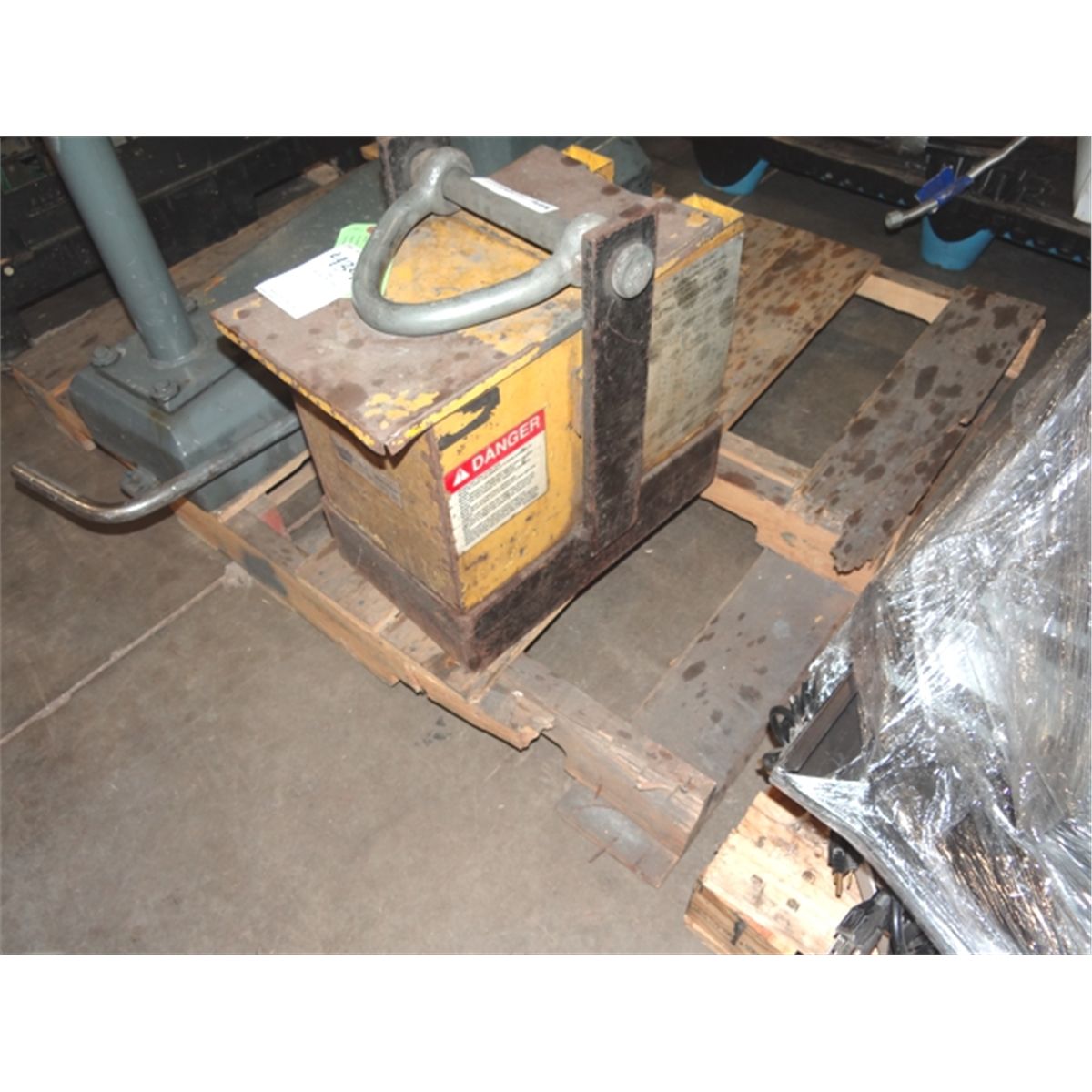 OS WALKER MOD BM55/405 5500# LIFTING MAGNET;