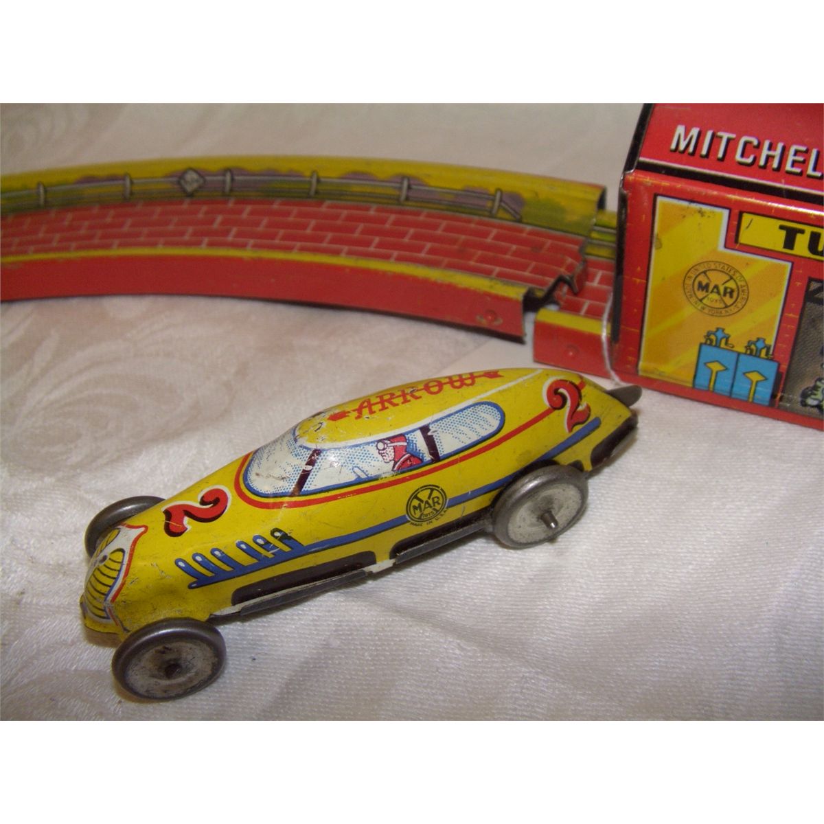 Marx 1940's oval race track with cars and tunnel, goes together great