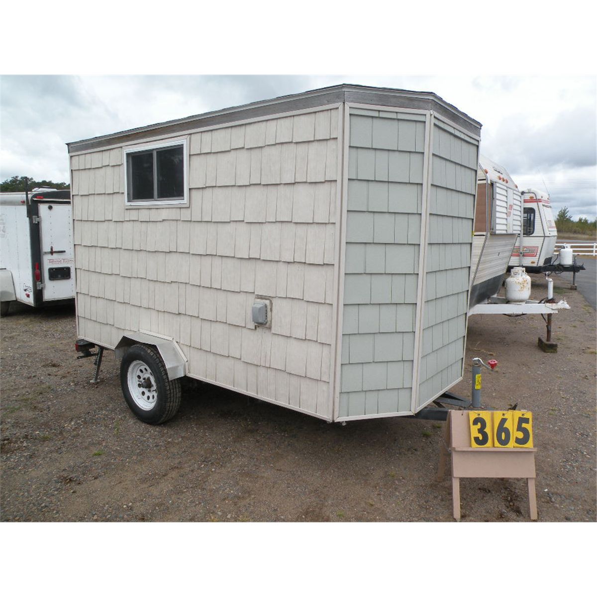 Fish House on Wheels SN 42WFS1017TC347009