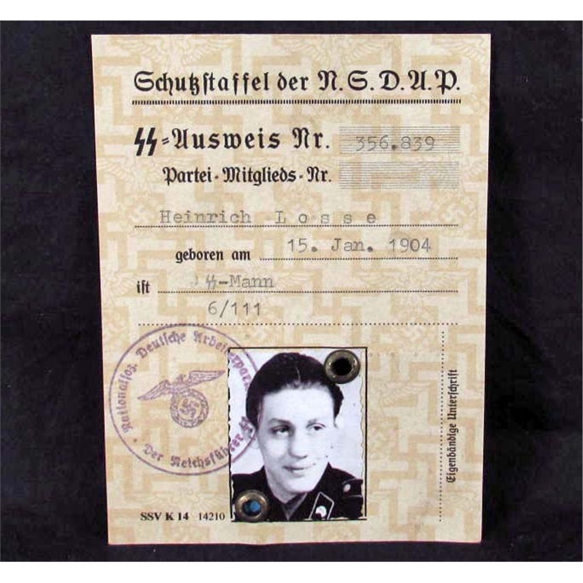 1940 ID DOCUMENT OF A GERMAN NAZI SS MAN - FACSIMILE SIGNATURE OF HIMMLER
