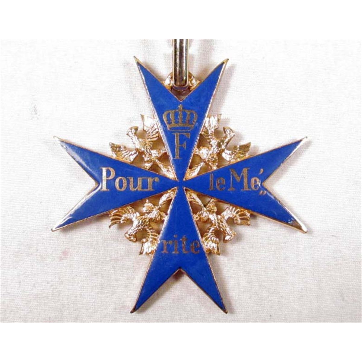 GERMAN BLUE MAX POUR LE MERITE MEDAL W/ RIBBON