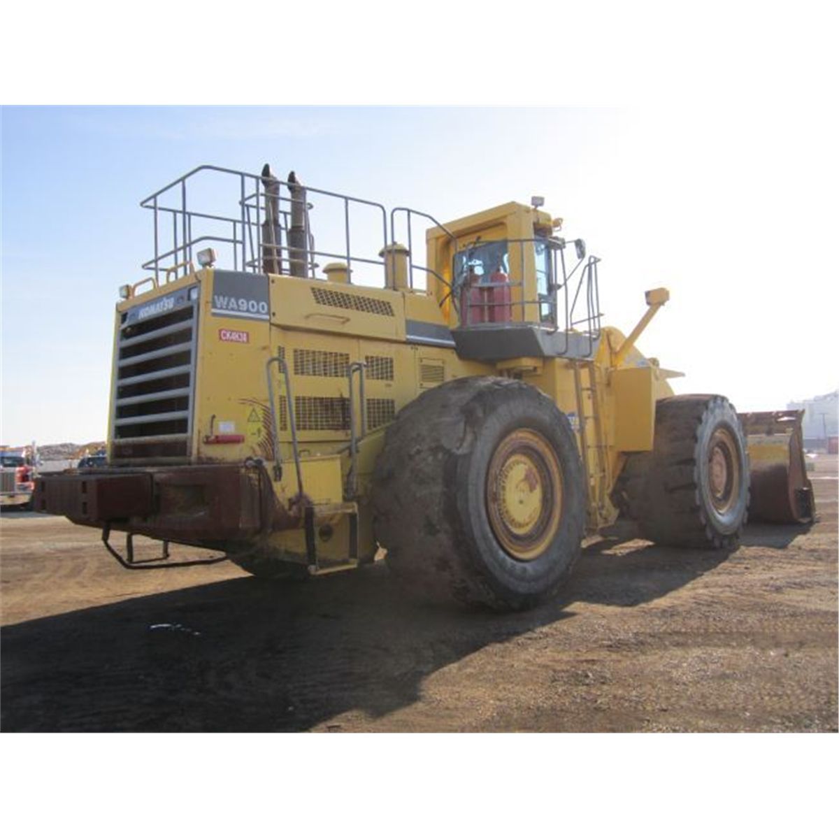 2000 Komatsu WA-900-1LC Wheel Loader
